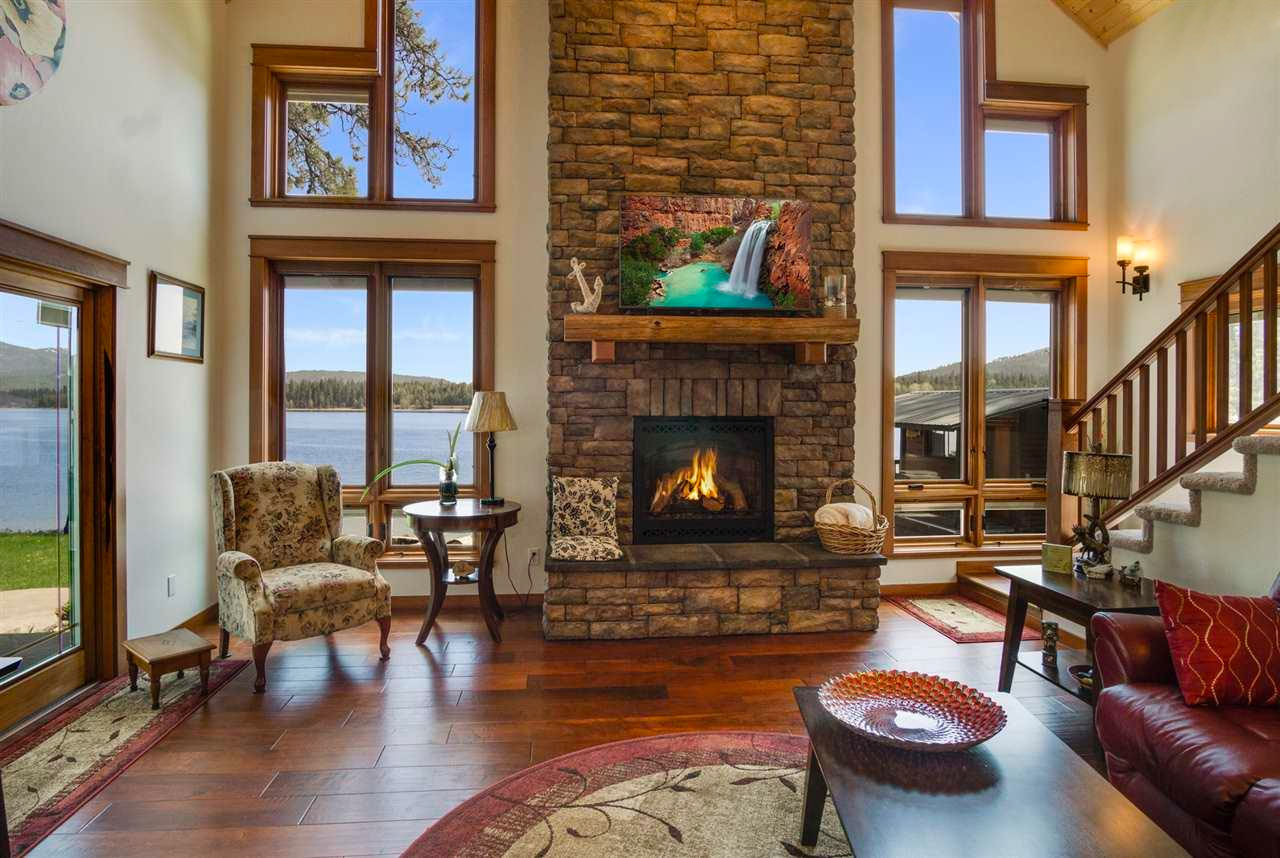 Luxurious Waterfront Estate on the Ponderay River